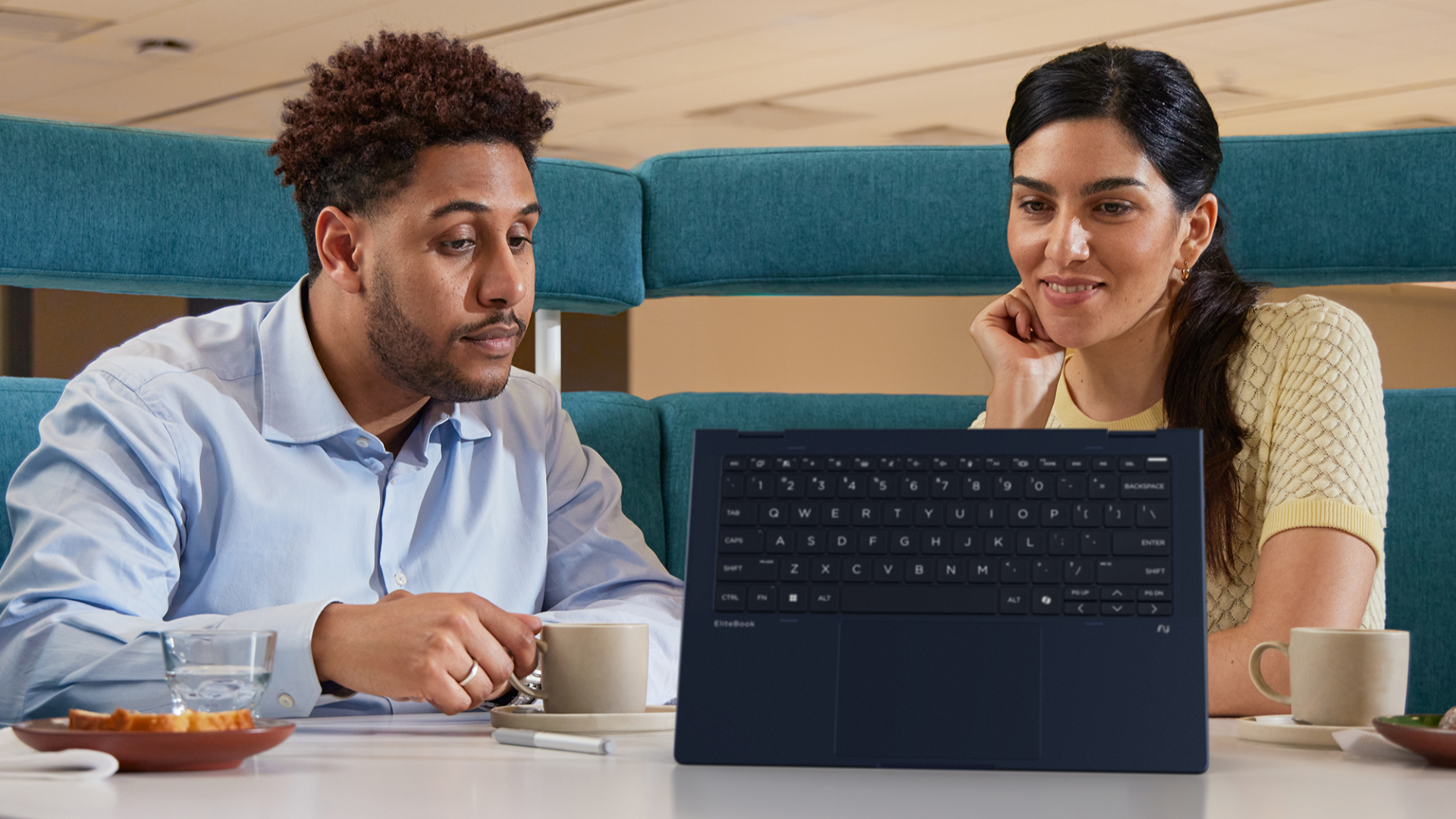 Das erste KI-Notebook im Unternehmen: Wie Sie es sinnvoll einsetzen